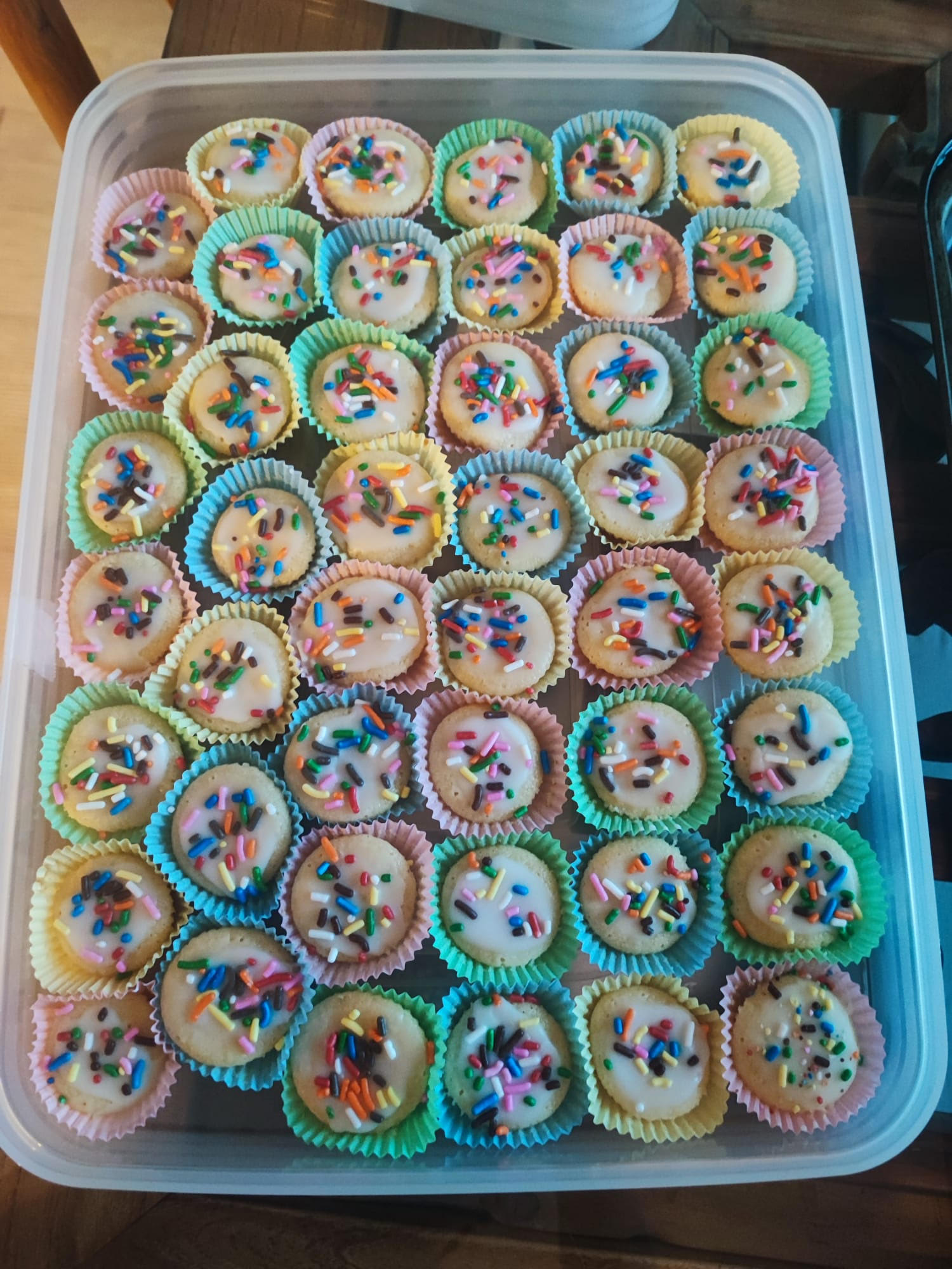 Cakes by Chriz Albert – MENTAL IDEAS